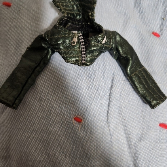 Bratz | Toys | Bratz Green Doll Clothes | Poshmark